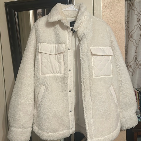ALO Yoga | Jackets & Coats | Alo Sherpa Edge Shacket Size Small | Poshmark